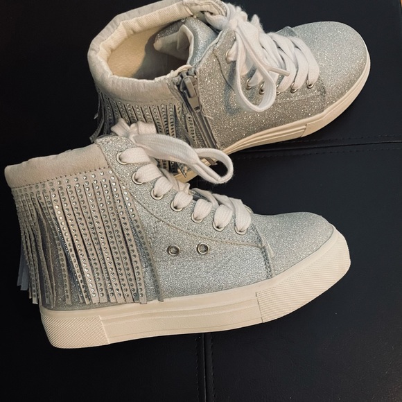 INC International Concepts | Shoes | Nwotgirls Size 3 Silver Glitter ...